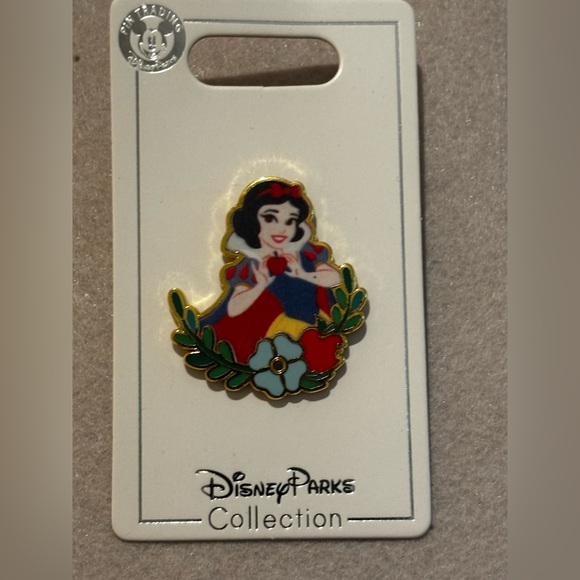 Disney | Other | Disneys Snow White Trading Pin | Poshmark